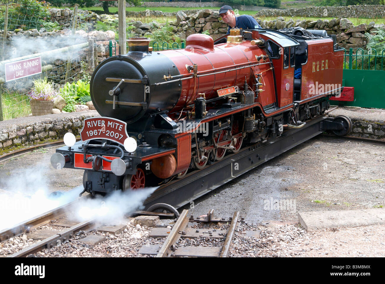 Steam locomotive Rive Mite being turned on the turntable at Dalegarth ...