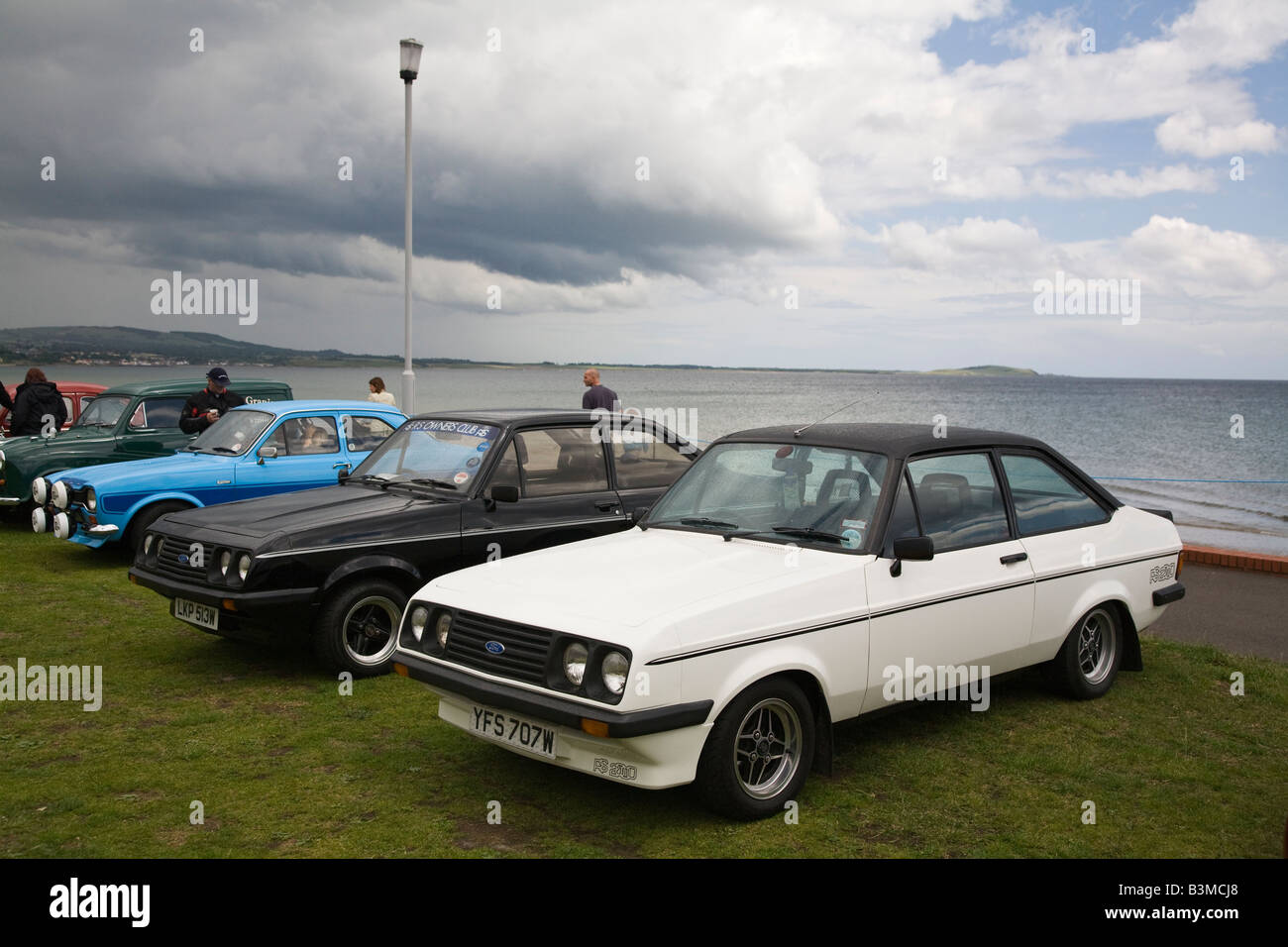 Vintage Ford Escort RS2000 cars lined up on seafront at classic car ...