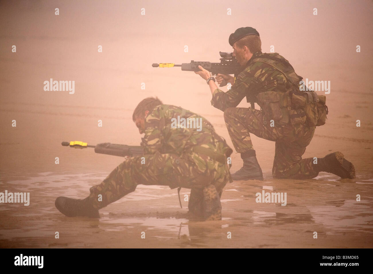 Royal marines commando hi-res stock photography and images - Alamy