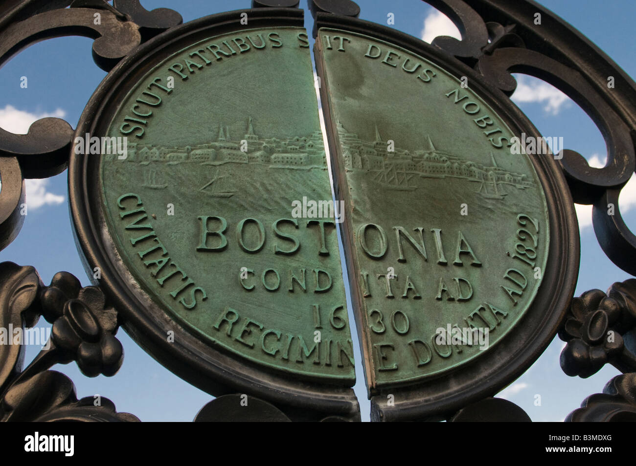 gate and emblem at boston common Stock Photo - Alamy