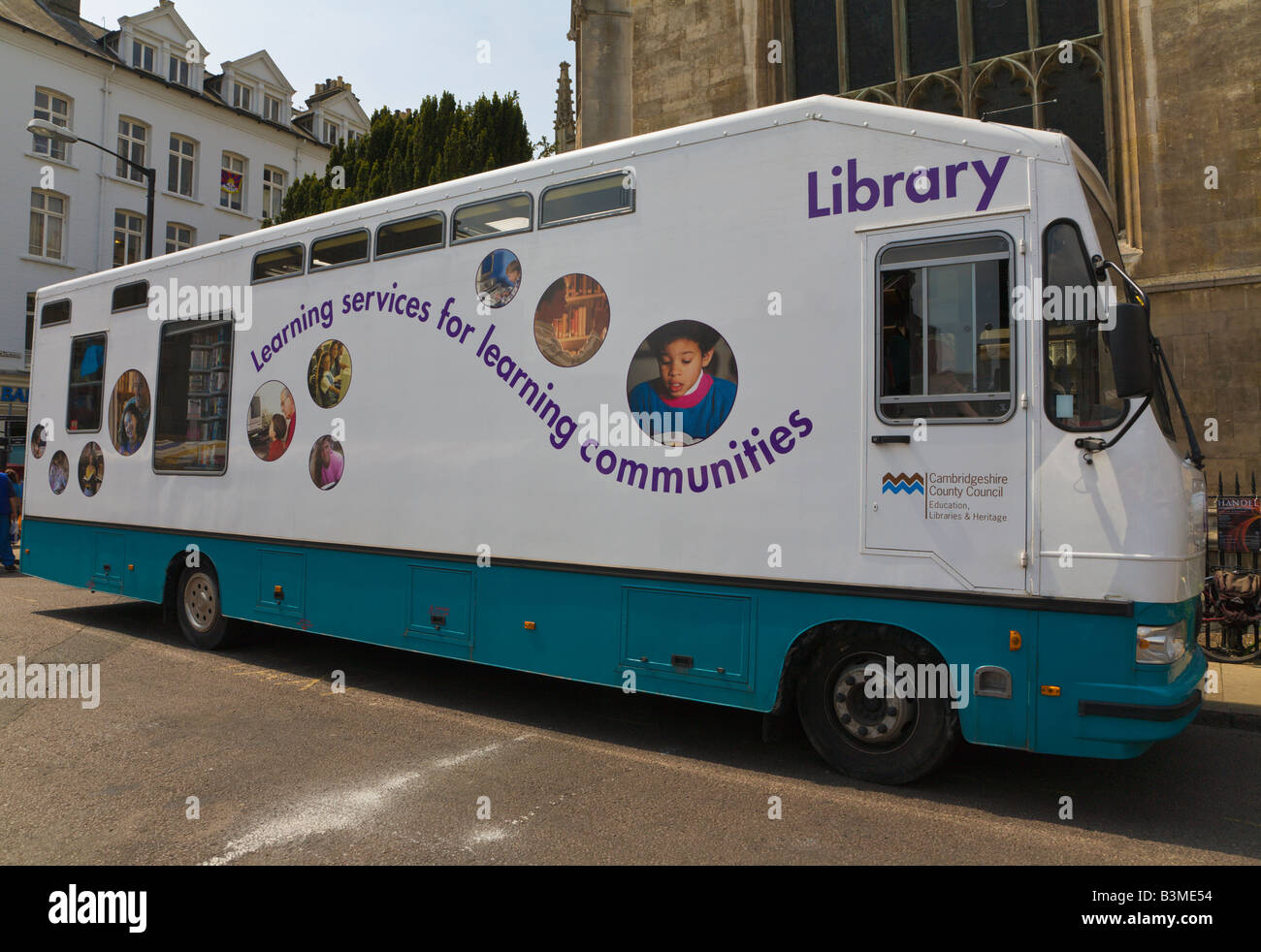 Travelling Library, Market Place, Cambridge, England Stock Photo - Alamy