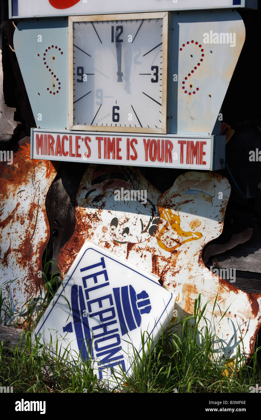 Signs hi res hi-res stock photography and images - Alamy