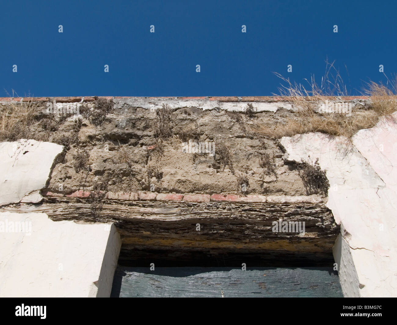 Colonial Spanish building facade Stock Photo - Alamy