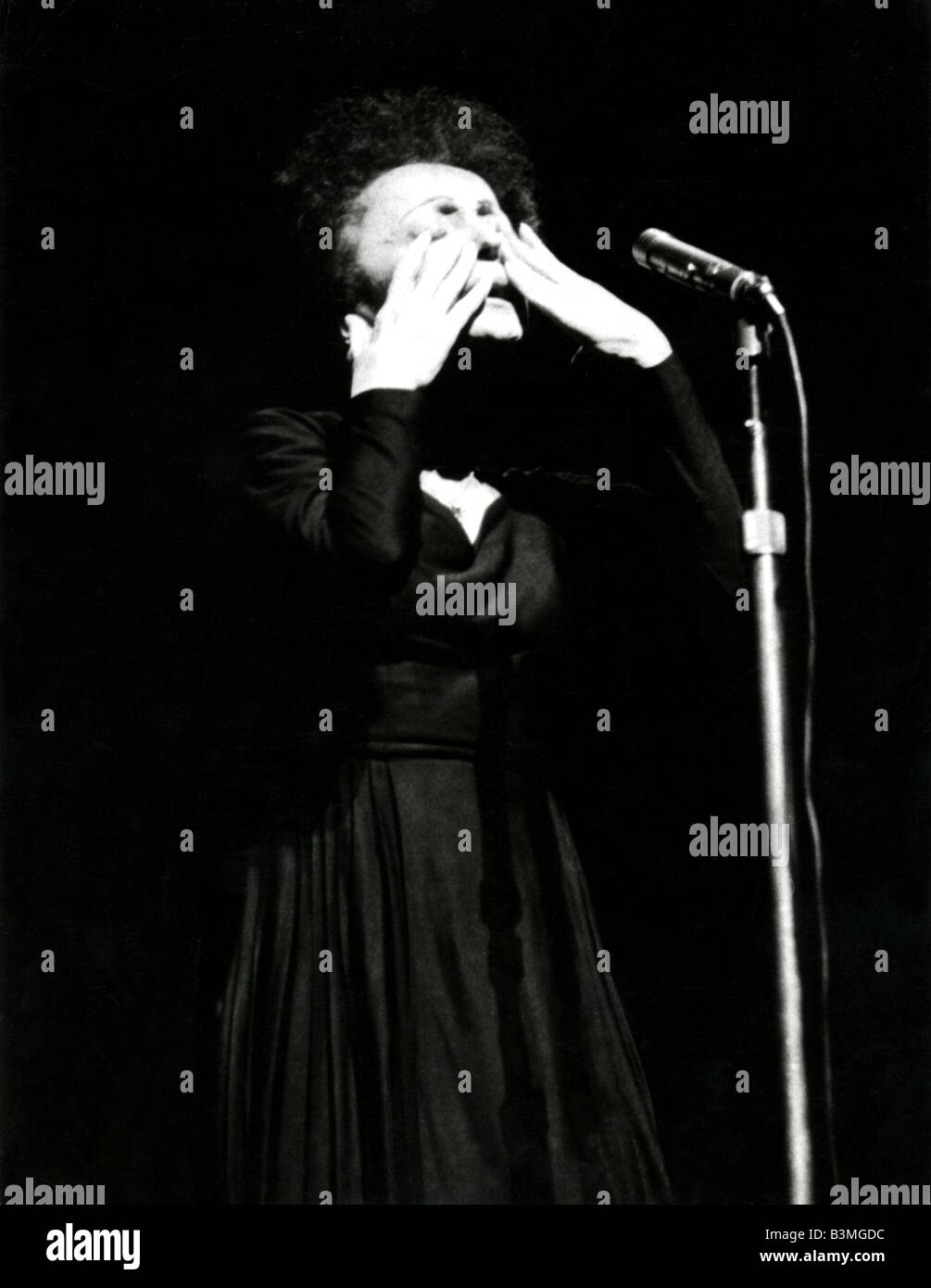 Edith piaf 1963 hi-res stock photography and images - Alamy