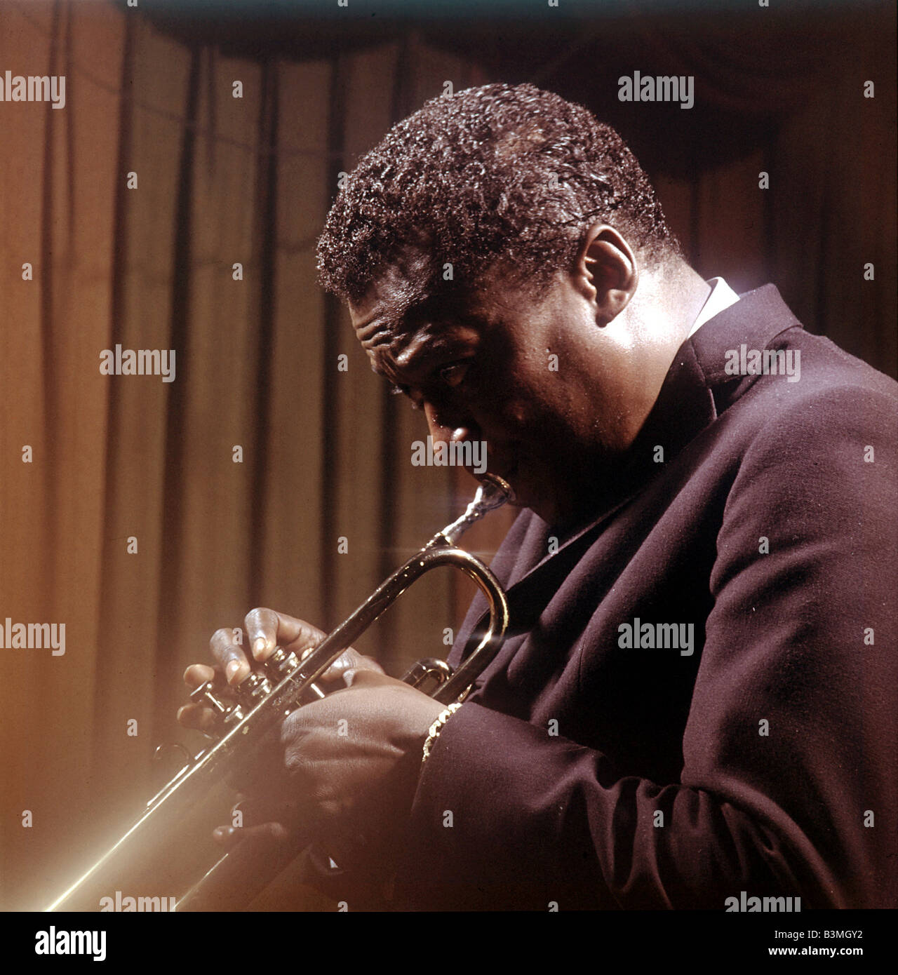 MILES DAVIS (1926-91) US jazz musician here in 1955 Stock Photo - Alamy