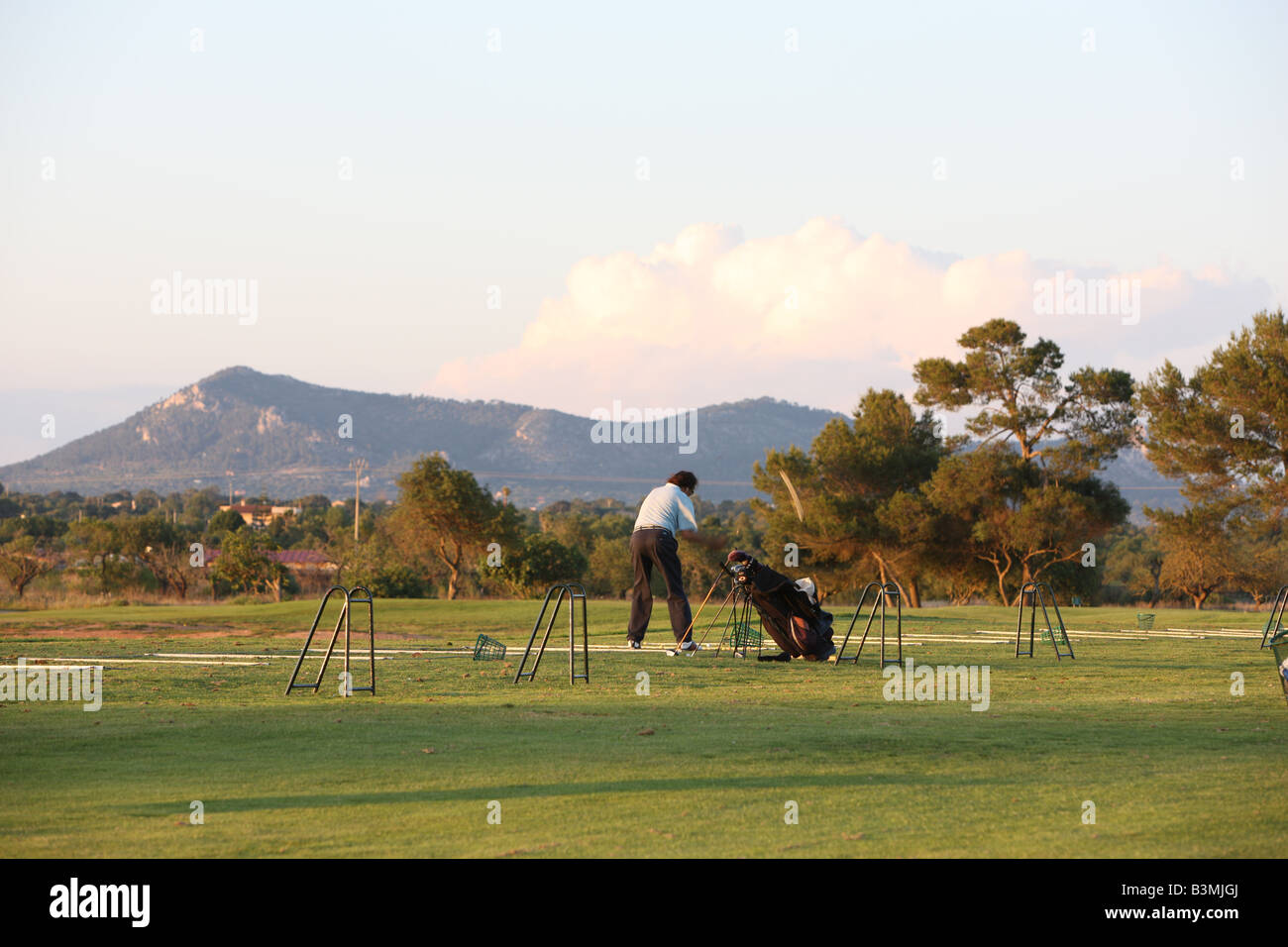 Gold driving range hi-res stock photography and images - Alamy