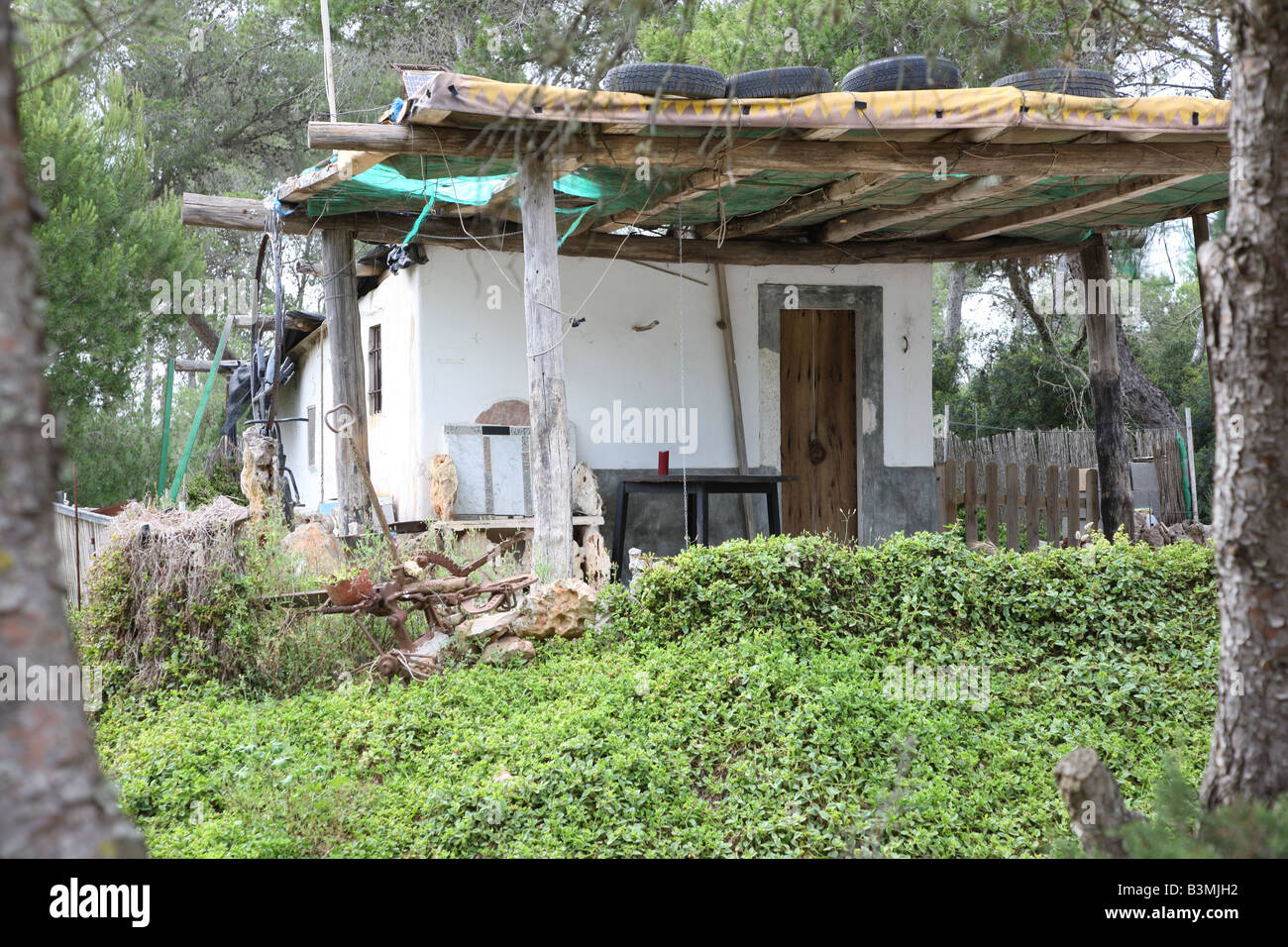 Run down shack Stock Photo - Alamy