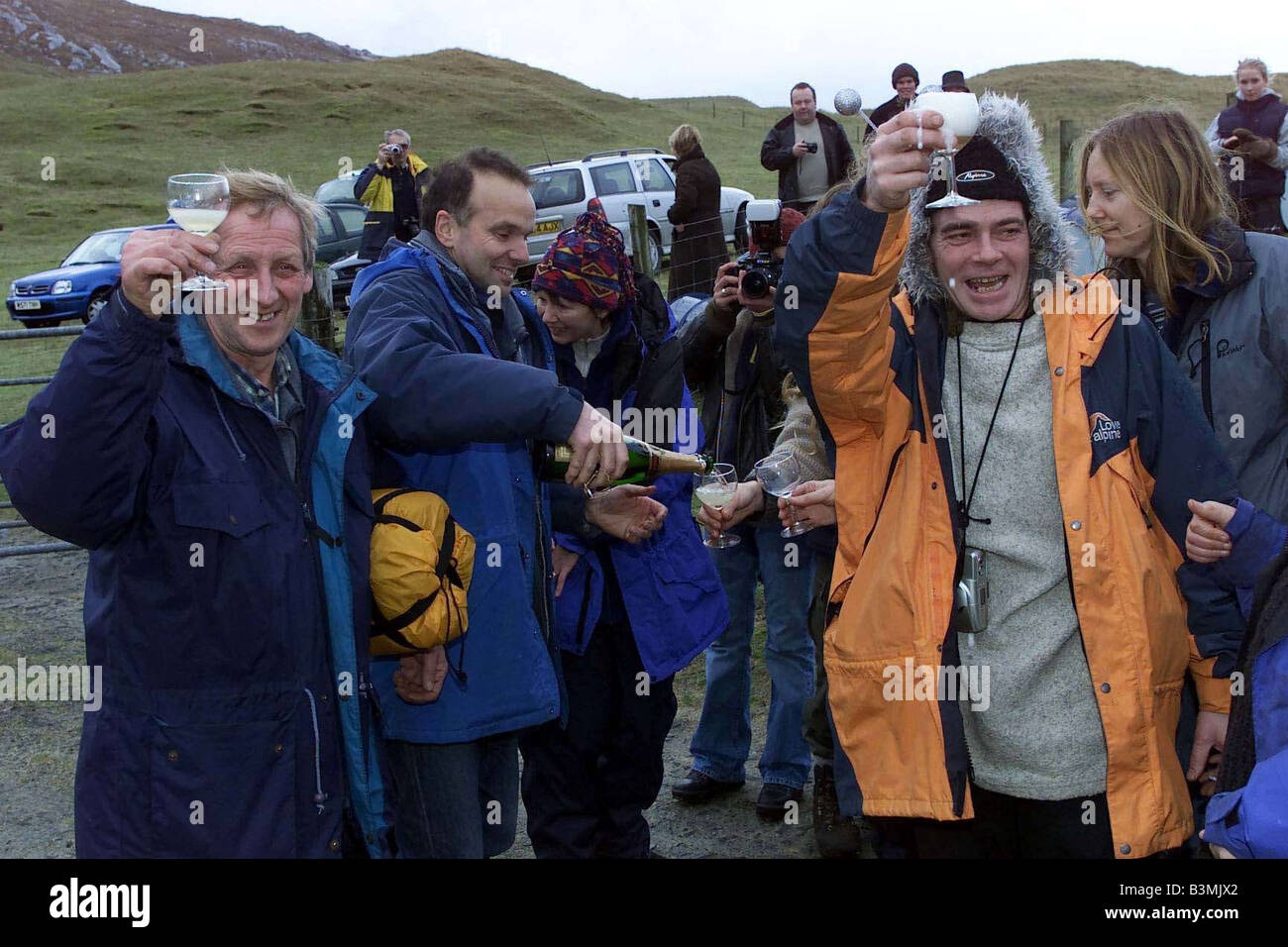 Castaway 2000 TV Programme January 2001 contestants Patrick Murphy ...
