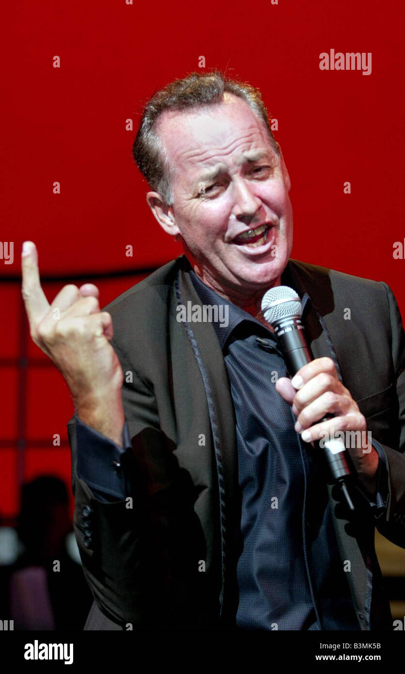 Mirrorpix hi-res stock photography and images - Alamy