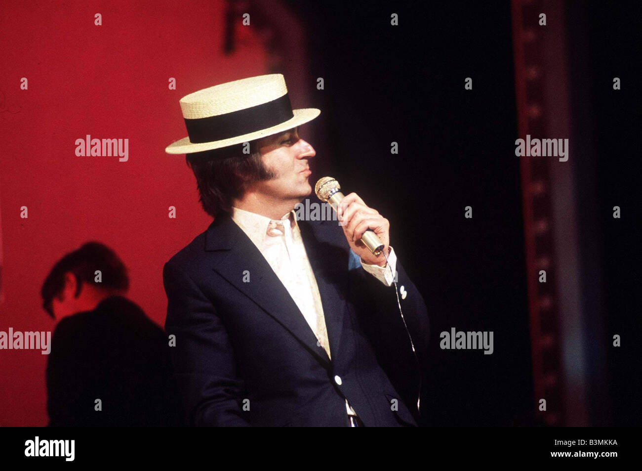 Singer and comedian hi-res stock photography and images - Alamy