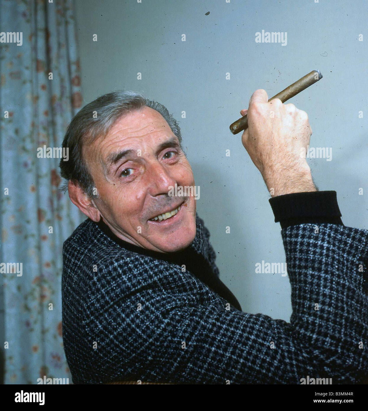 Comedian eric sykes hi-res stock photography and images - Alamy