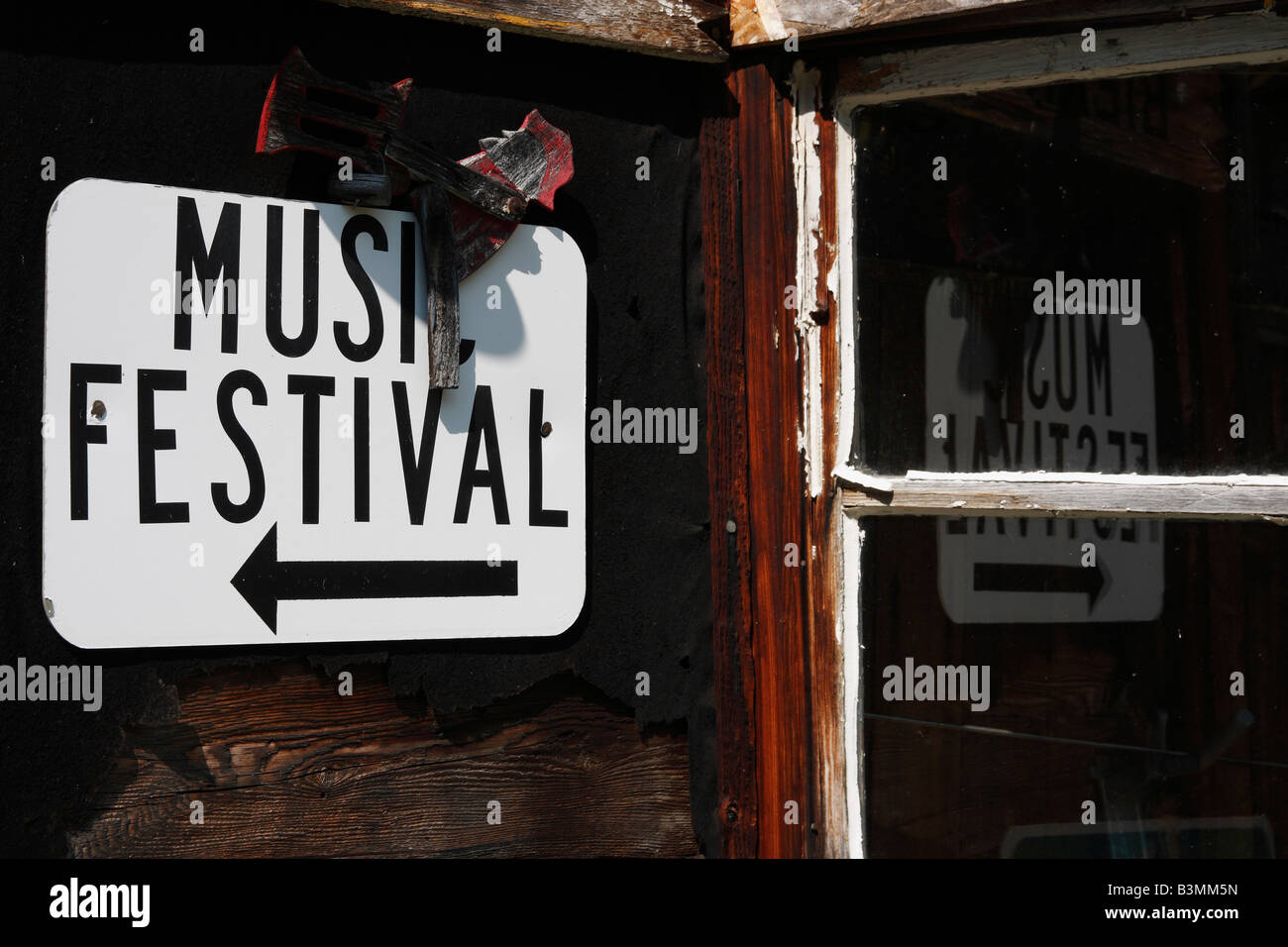 Window with sticker in USA hi-res Stock Photo - Alamy