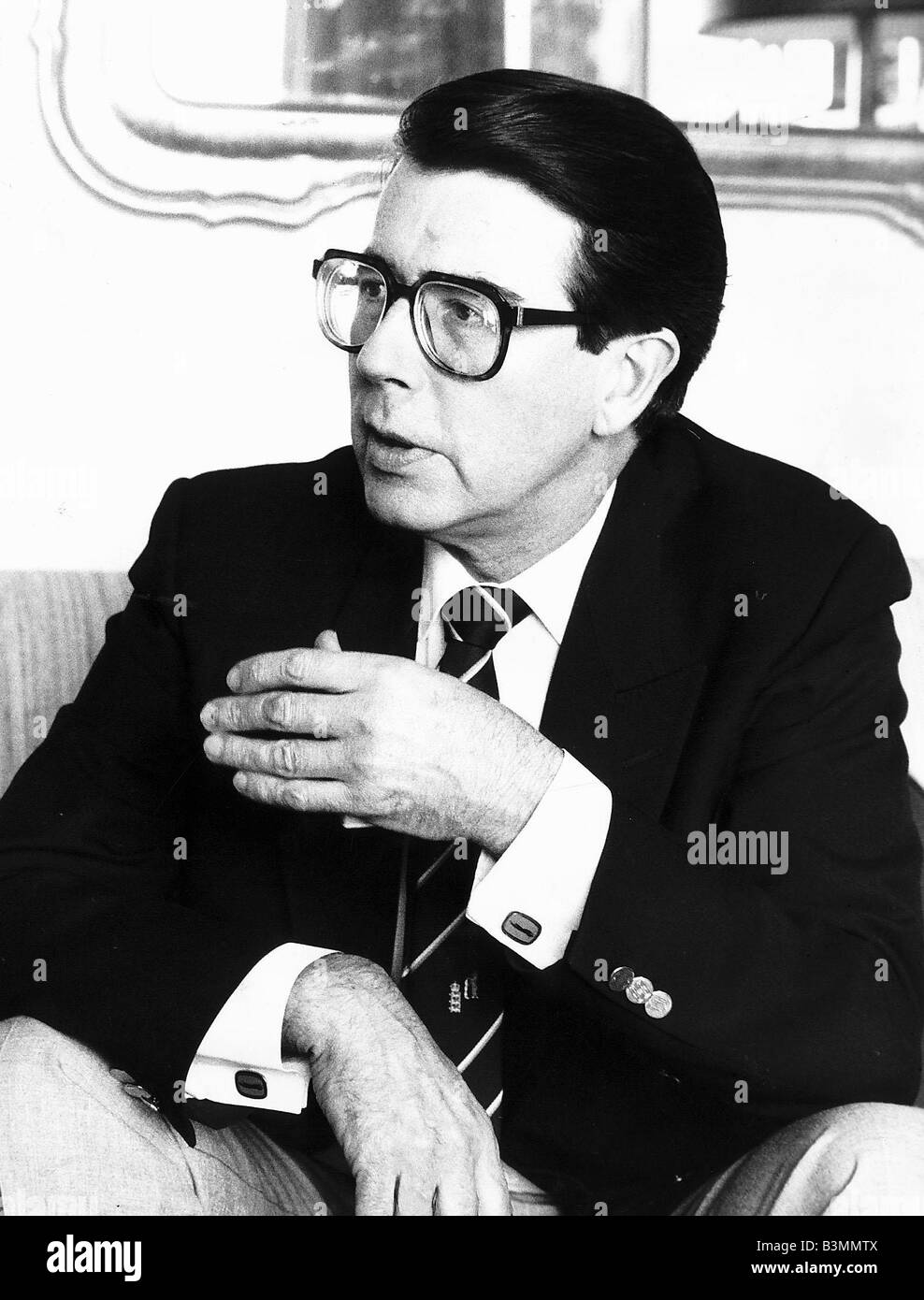 Leslie crowther hi-res stock photography and images - Alamy