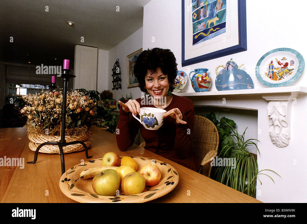 Tv presenter ruby wax hi-res stock photography and images - Alamy