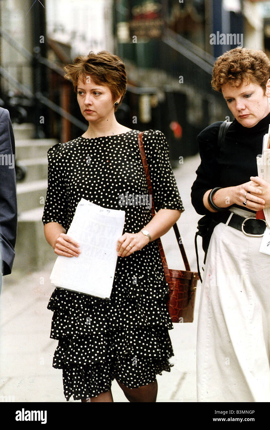 Anne Diamond TV Presenter walking holding some papers Stock Photo - Alamy