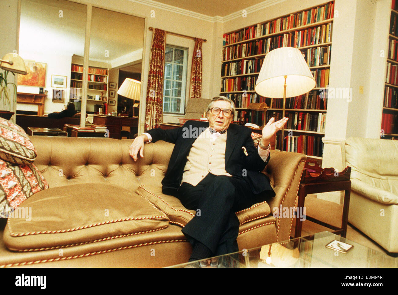 Sir Robin Day TV Presenter in his London flat Stock Photo - Alamy