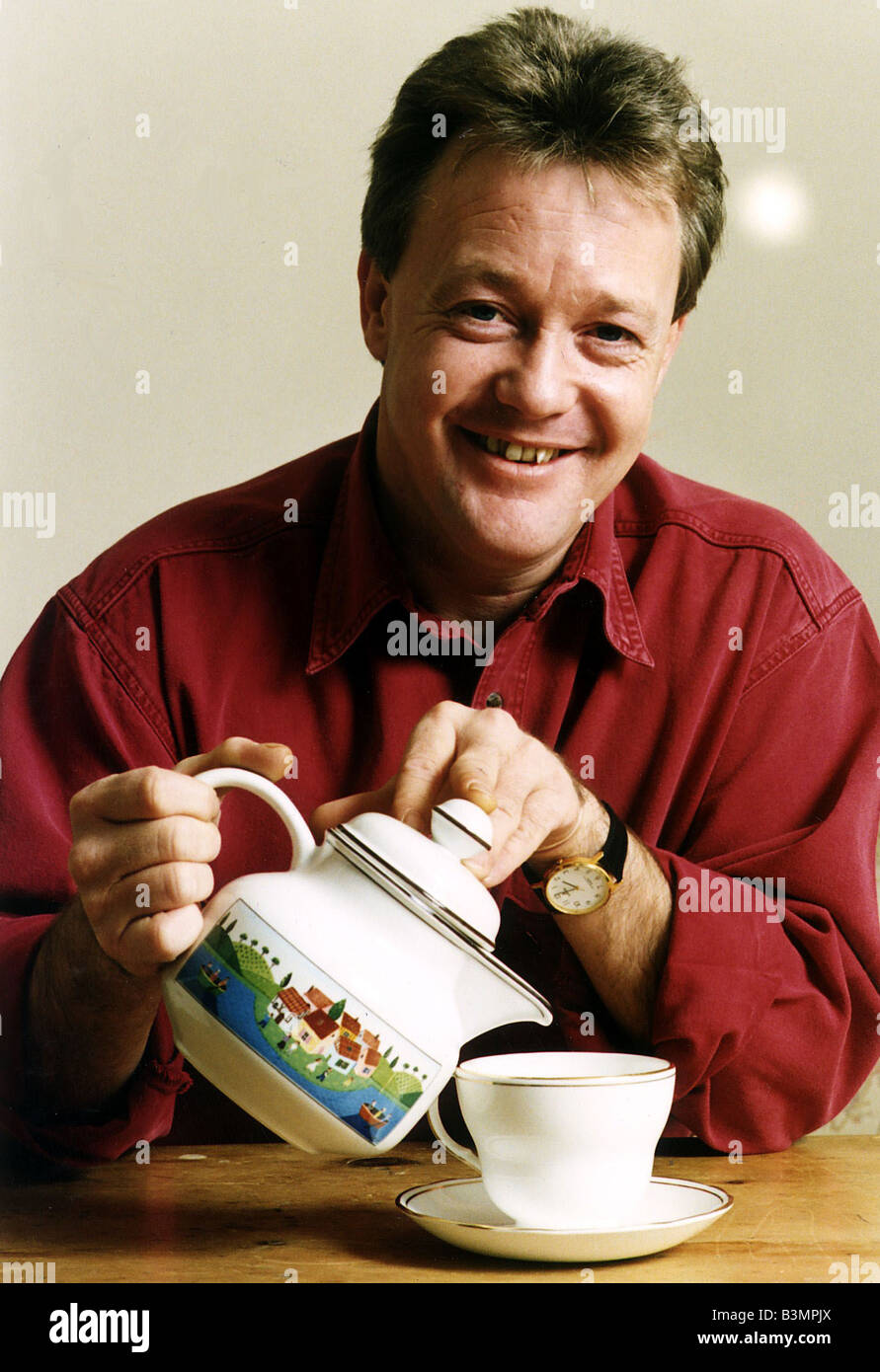 Keith Chegwin TV Presenter pouring a cup a tea Stock Photo - Alamy