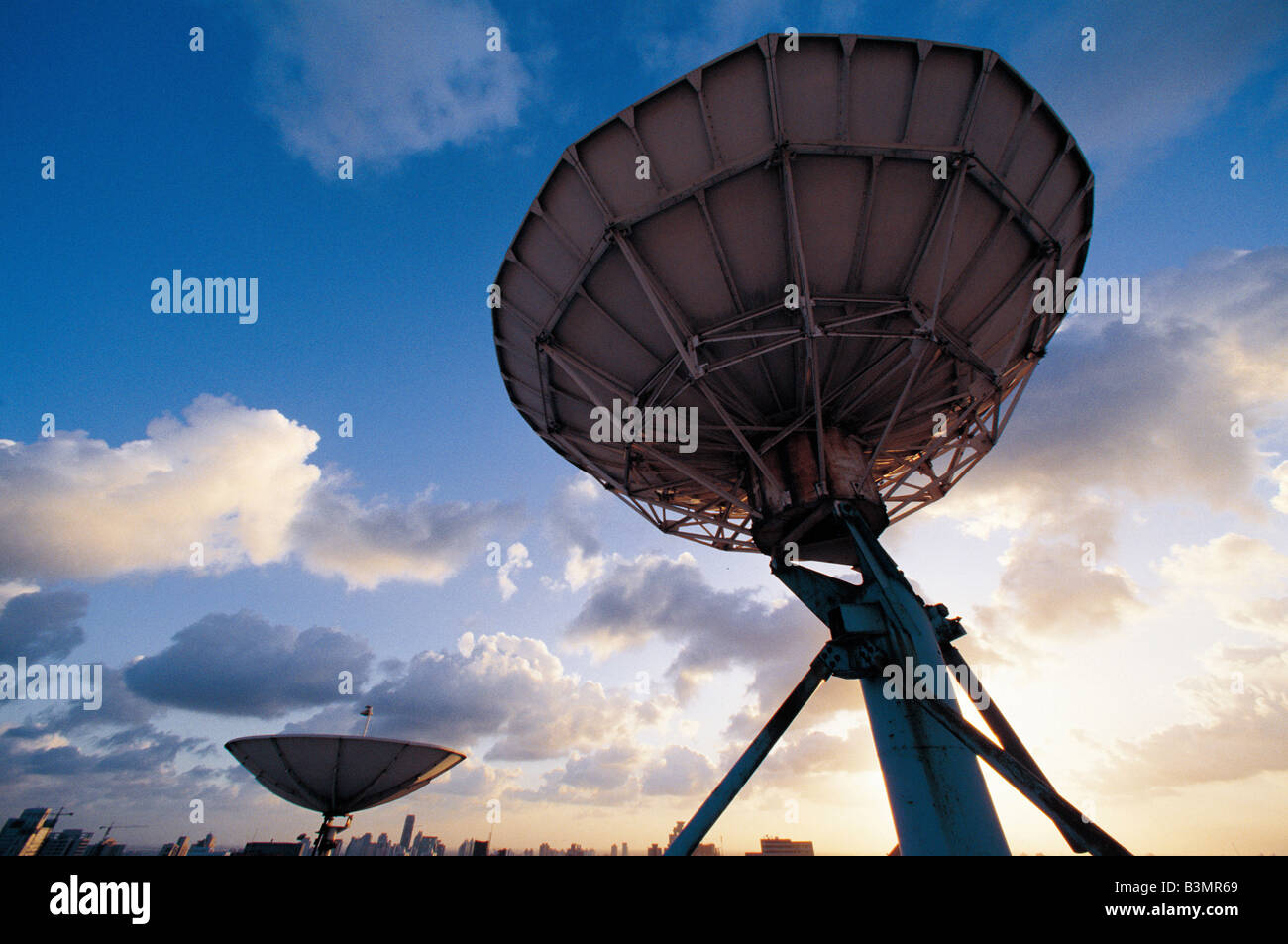 Asia satellite telecommunications hi-res stock photography and images ...