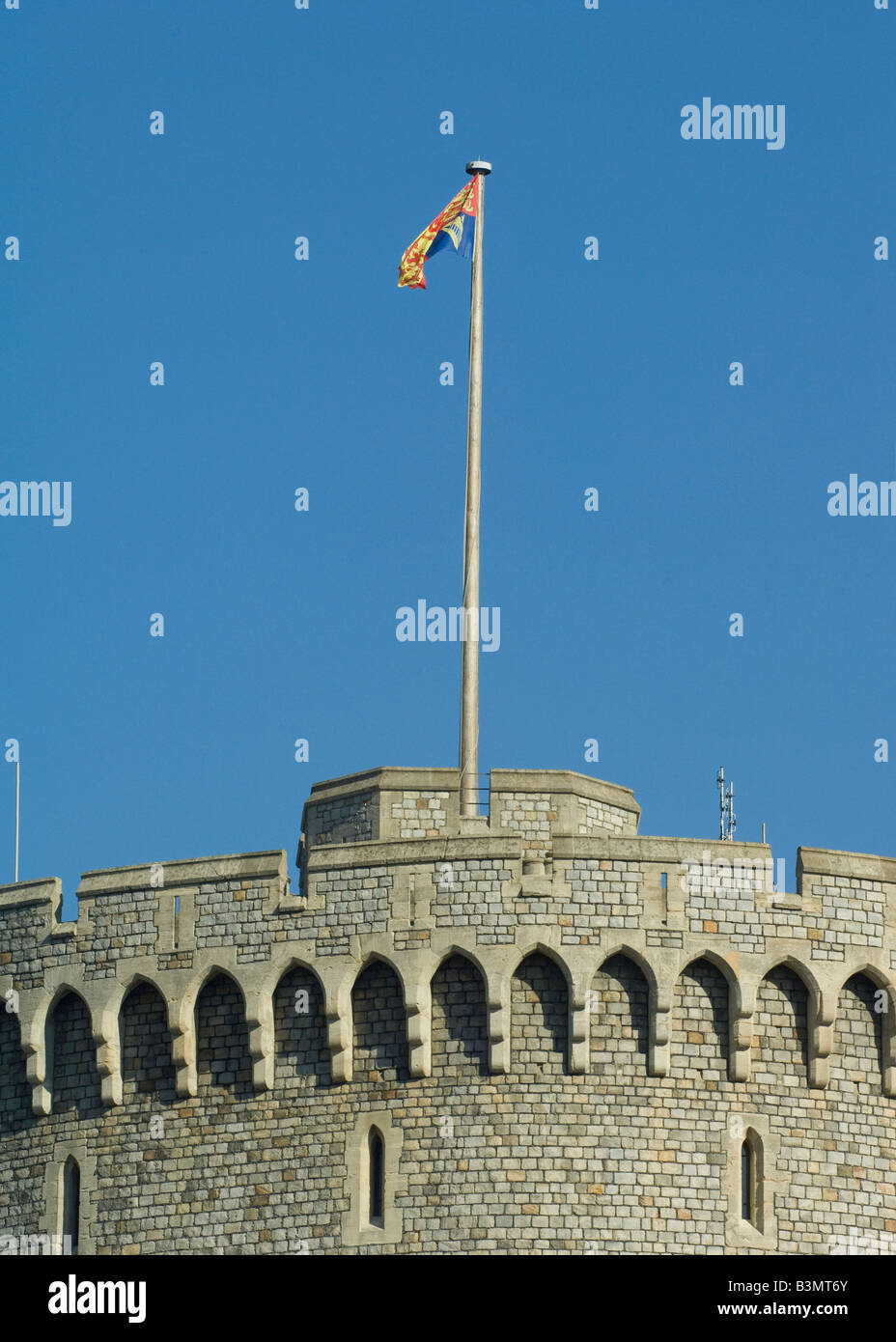 Royal Standard flag flying above Windsor Castle Stock Photo - Alamy