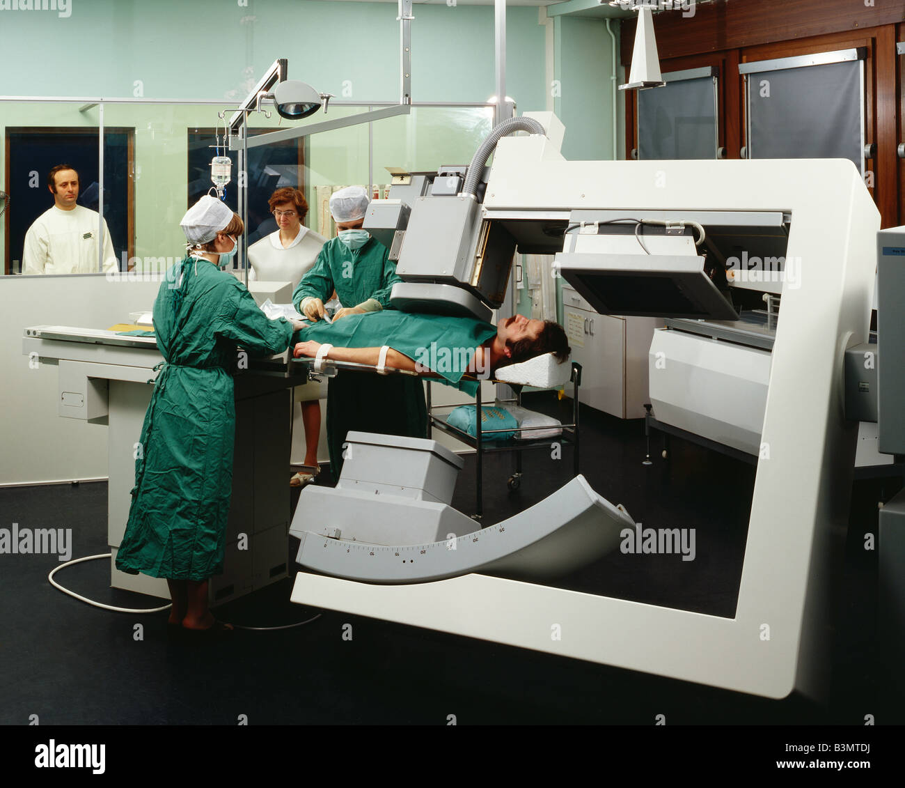 Coronary angiogram hi-res stock photography and images - Alamy