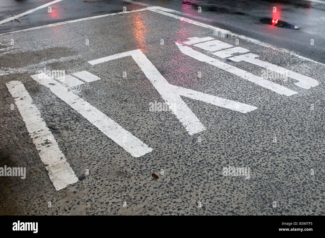 Bus stop sign, Tokyo Japan Stock Photo - Alamy