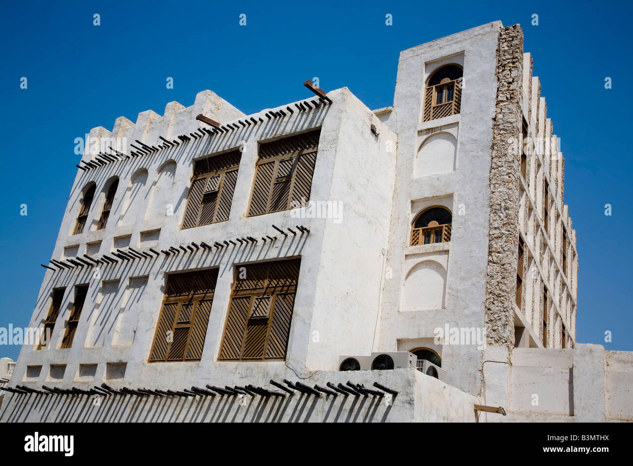 DOHA CENTER HERITAGE SOUK BUILDINGS AND STREETSCENE SHOPFRONTS QATAR ...