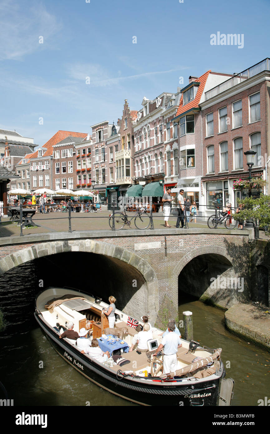 Utrecht canal bridge hi-res stock photography and images - Alamy