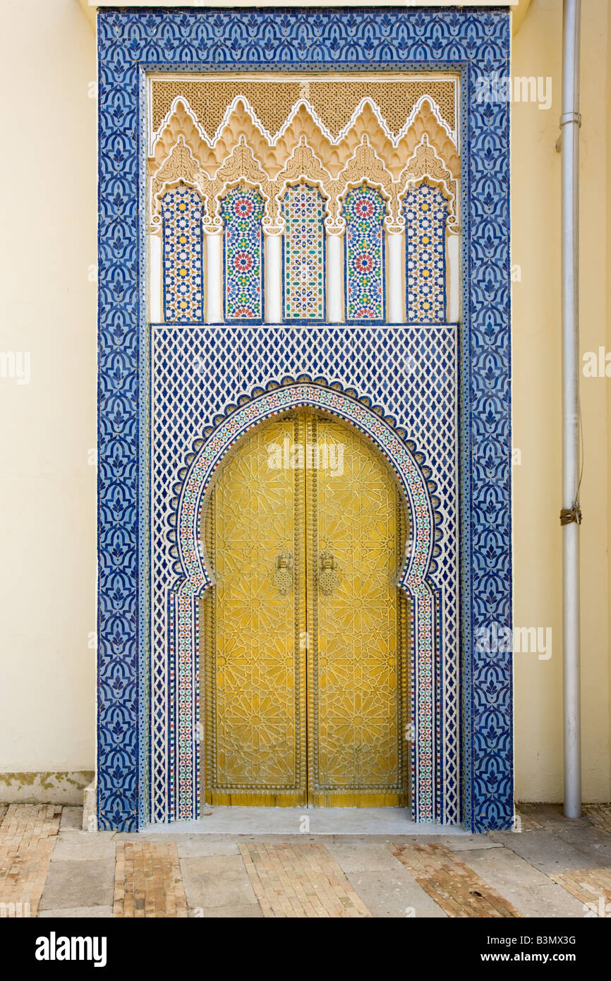 Moroccan entrance door way entry exit pattern Stock Photo - Alamy