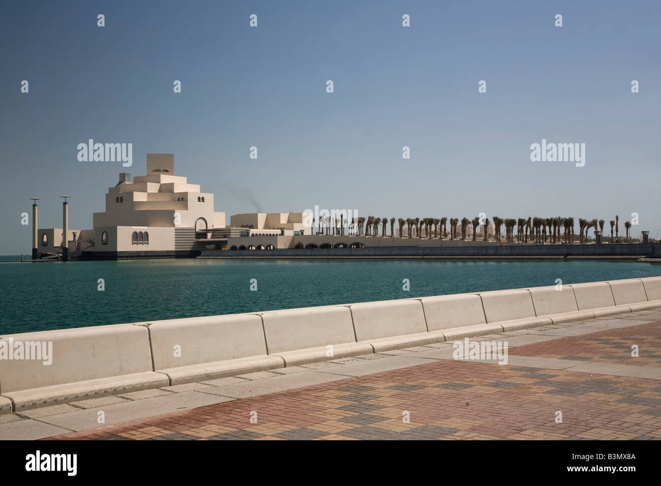 Corniche doha museum islamic art hi-res stock photography and images ...