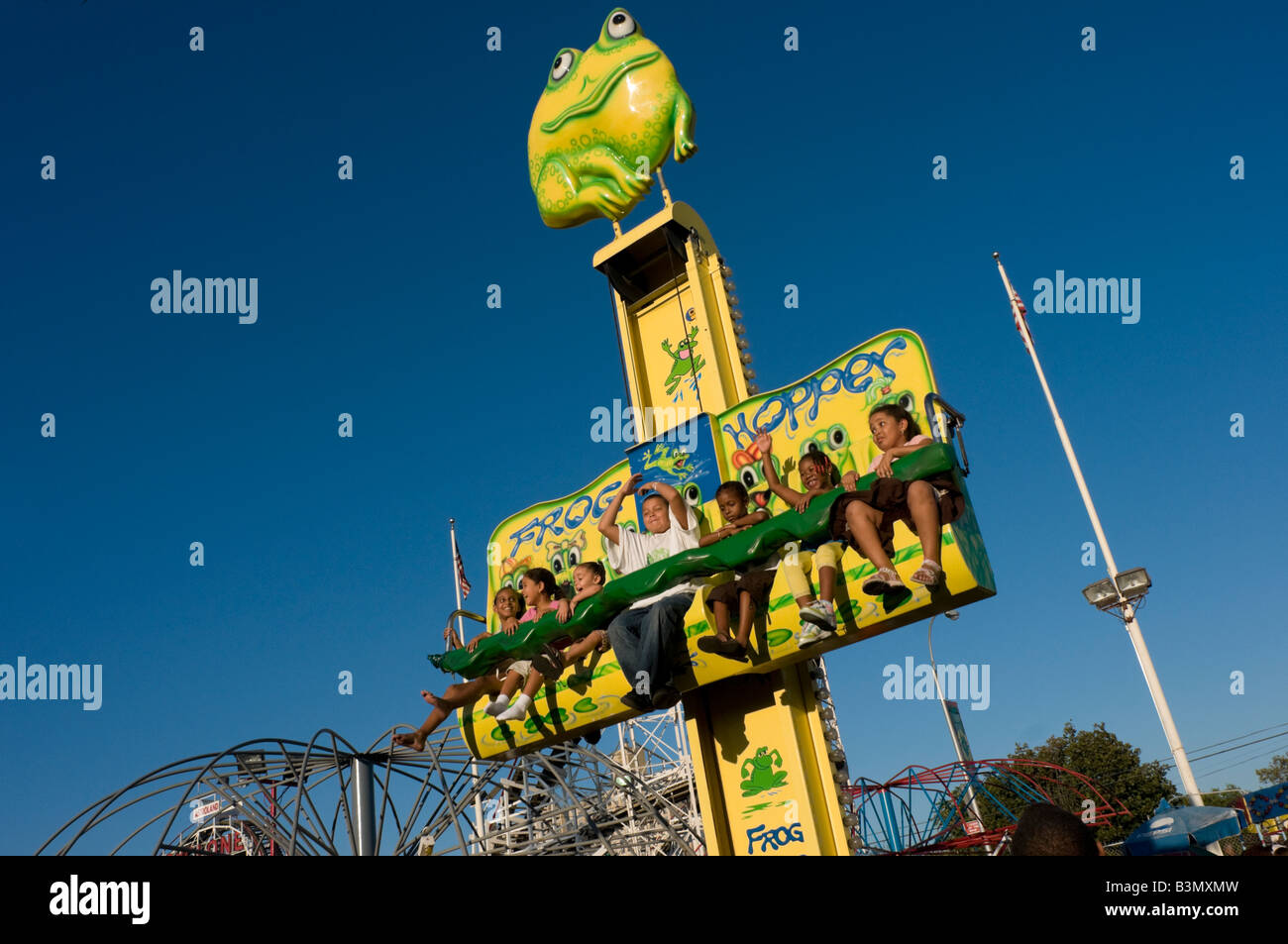 Summer in the city hopper hi-res stock photography and images - Alamy
