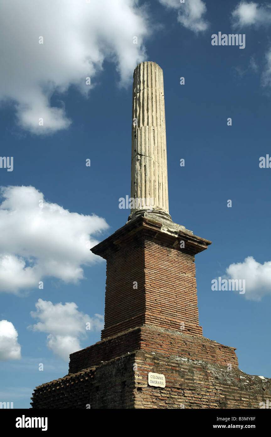 Column roman forum Stock Photo - Alamy