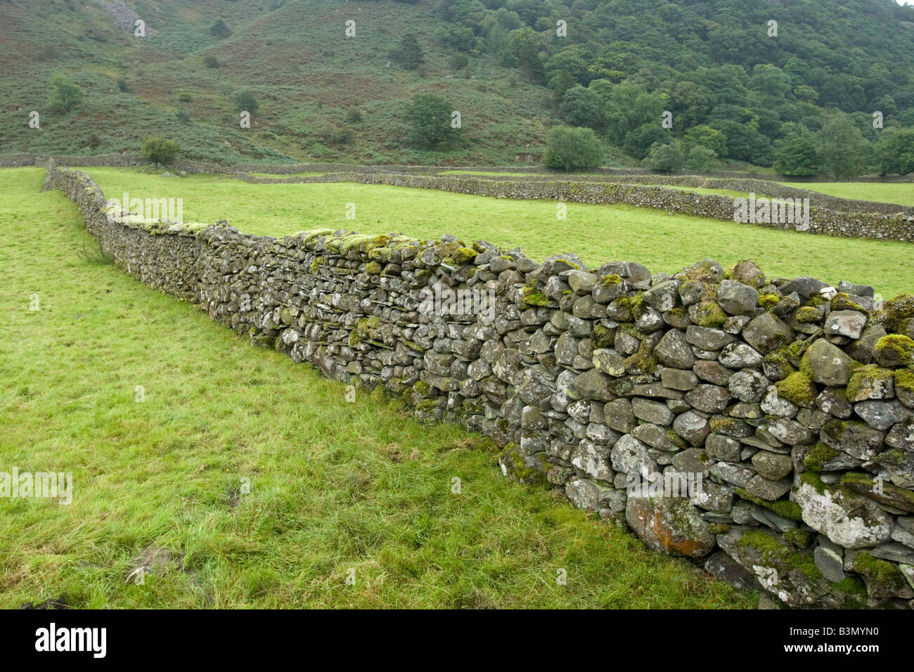 Dry stone walls Stock Photo - Alamy