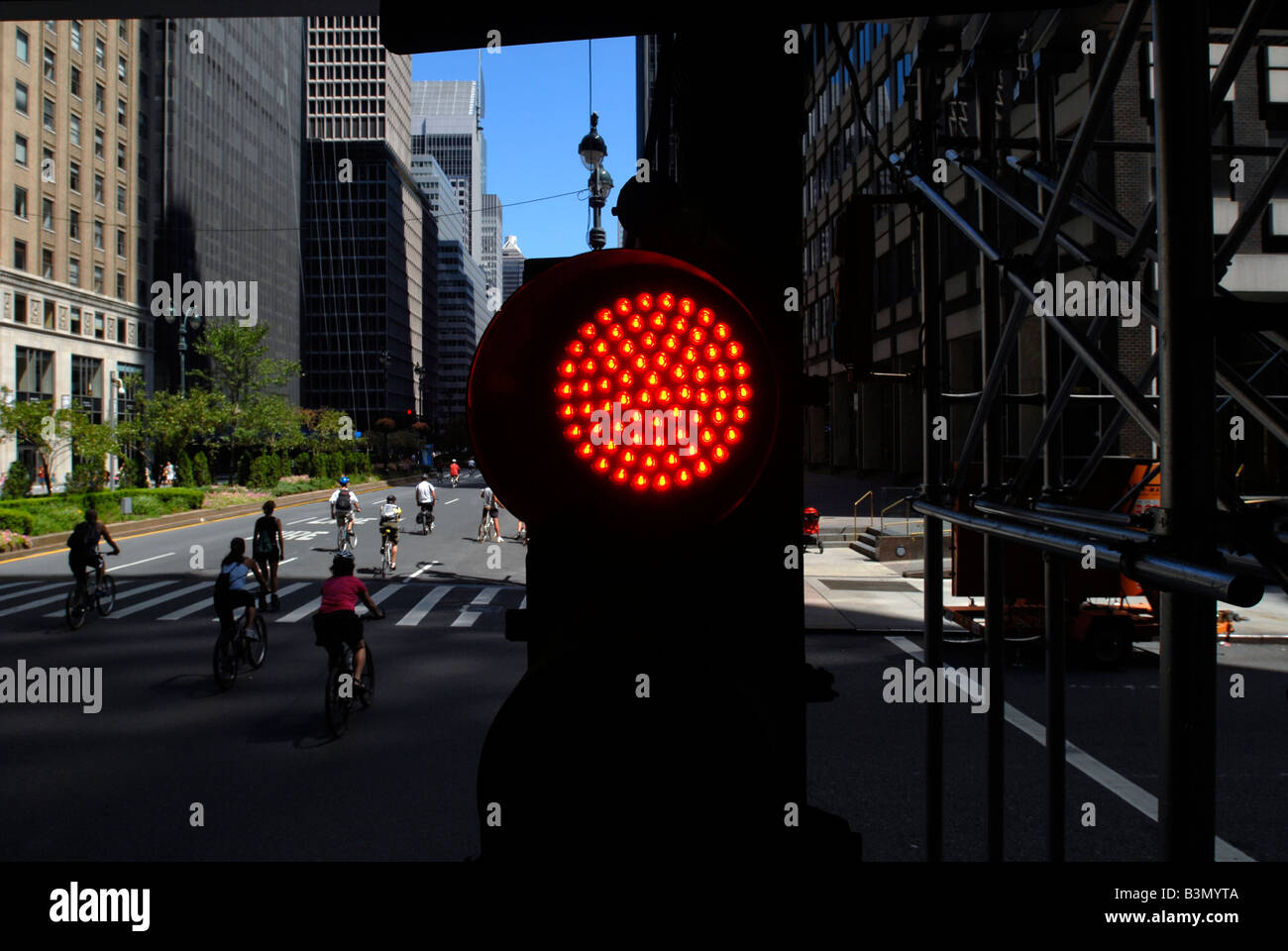A traffic light on Park Avenue in New York Stock Photo - Alamy