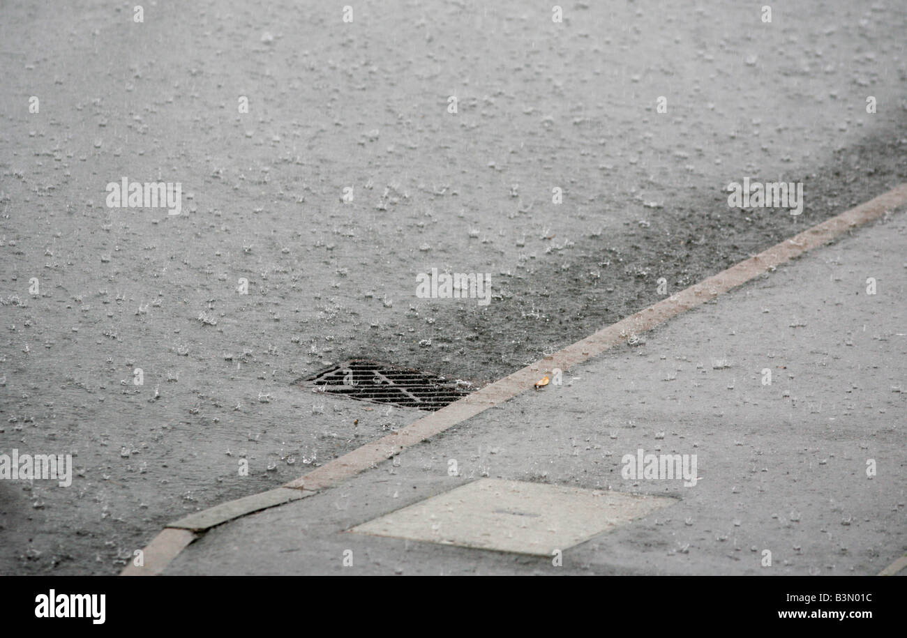 Rainwater running off road hi-res stock photography and images - Alamy