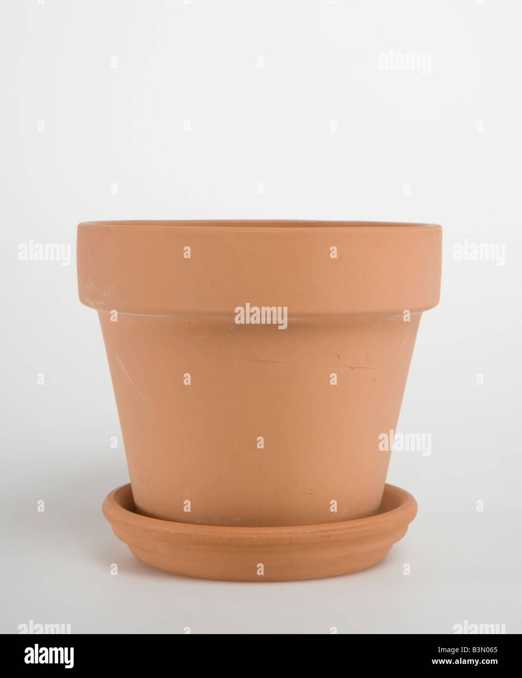 Terra cotta pot on hi-res stock photography and images - Alamy