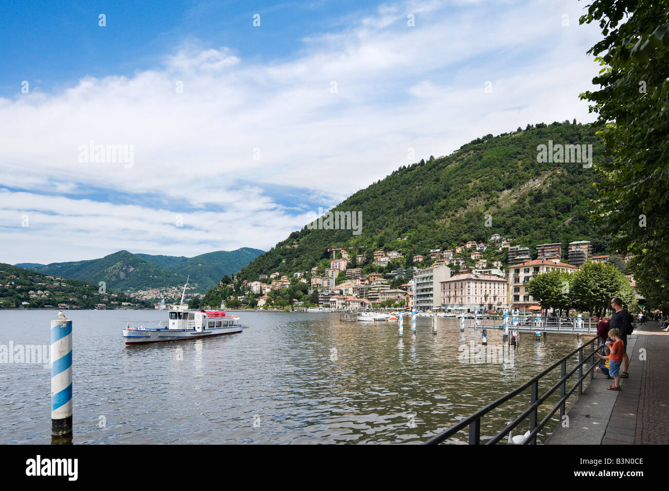 Streets of como at lake como hi-res stock photography and images - Alamy