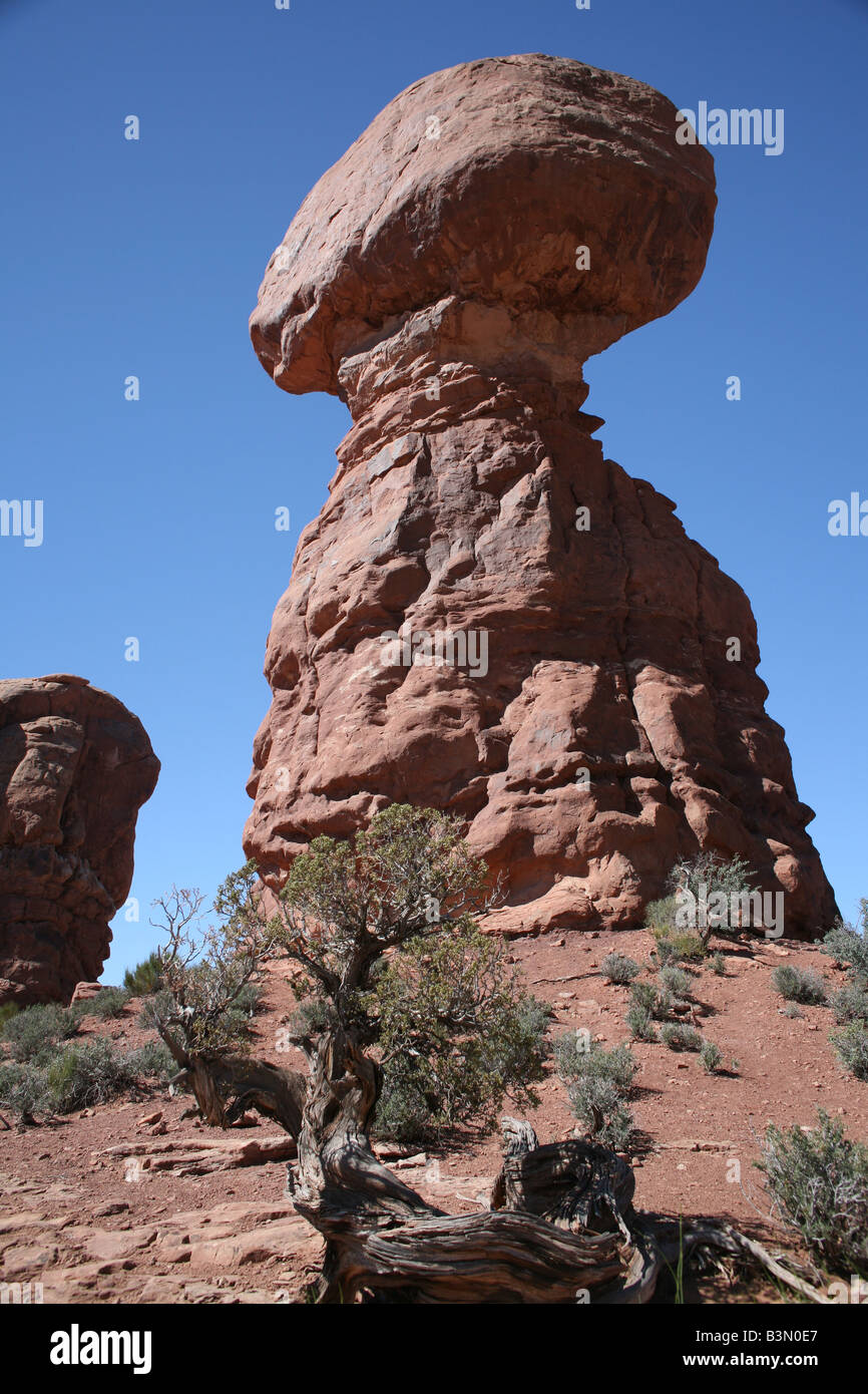balanced rock arches national park utah Stock Photo - Alamy
