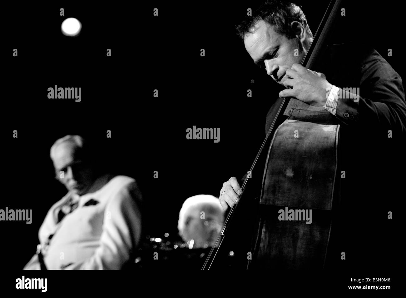 Sir John Dankworth performs with his son, Alec, at the Brecon Jazz ...