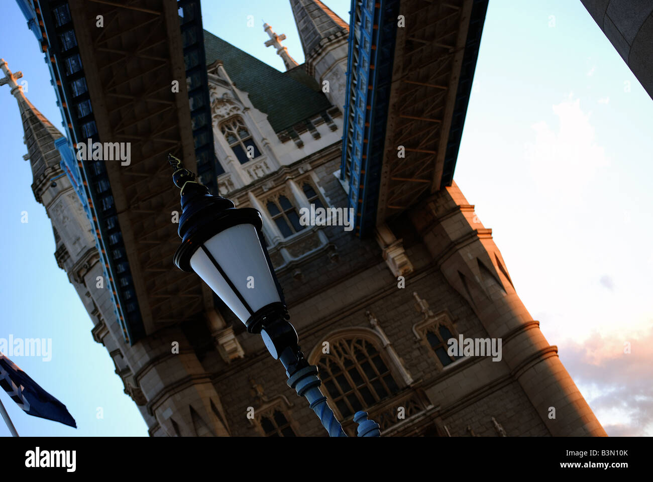 Middle of bridge hi-res stock photography and images - Alamy