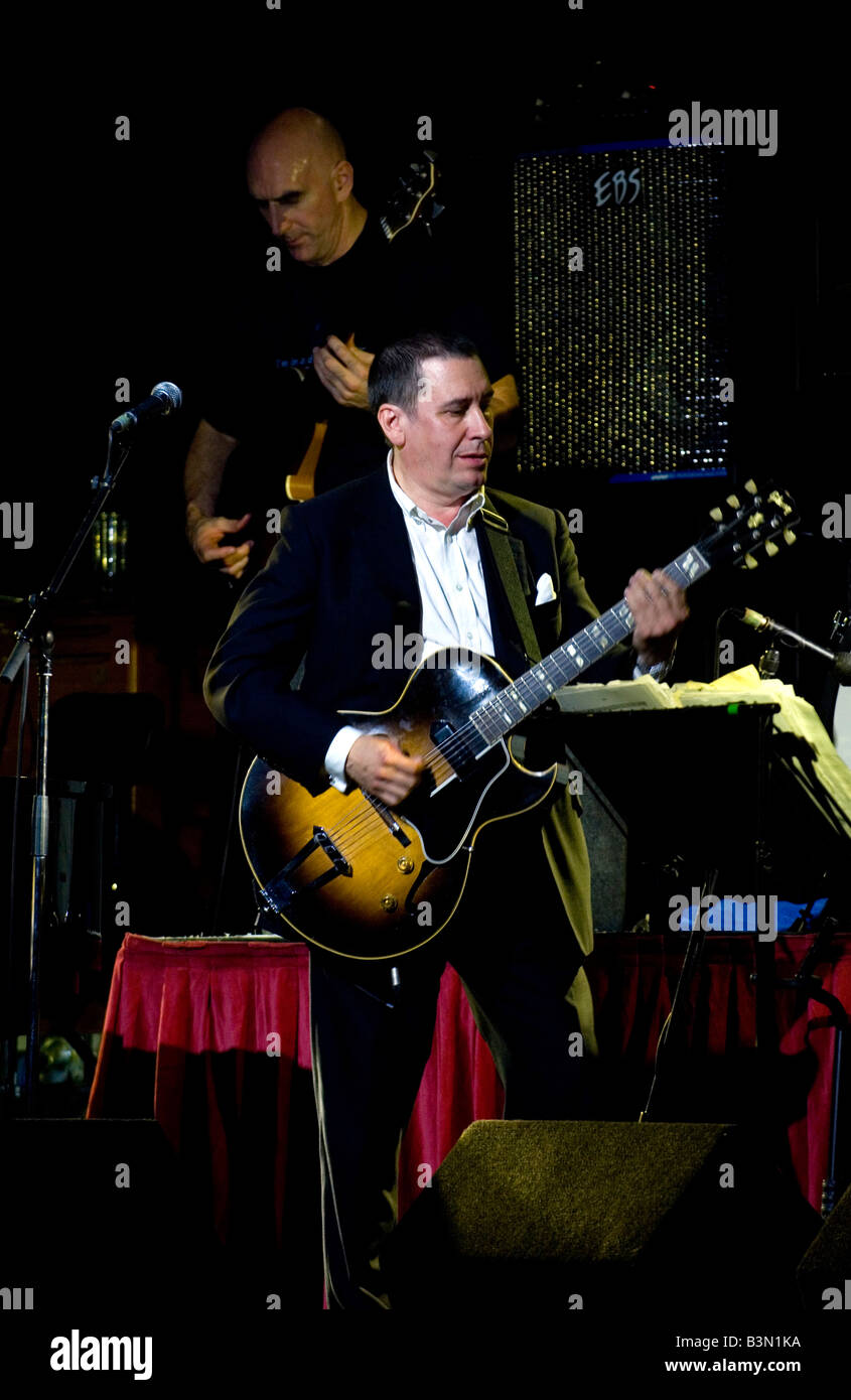 Squeeze band jools holland hi-res stock photography and images - Alamy