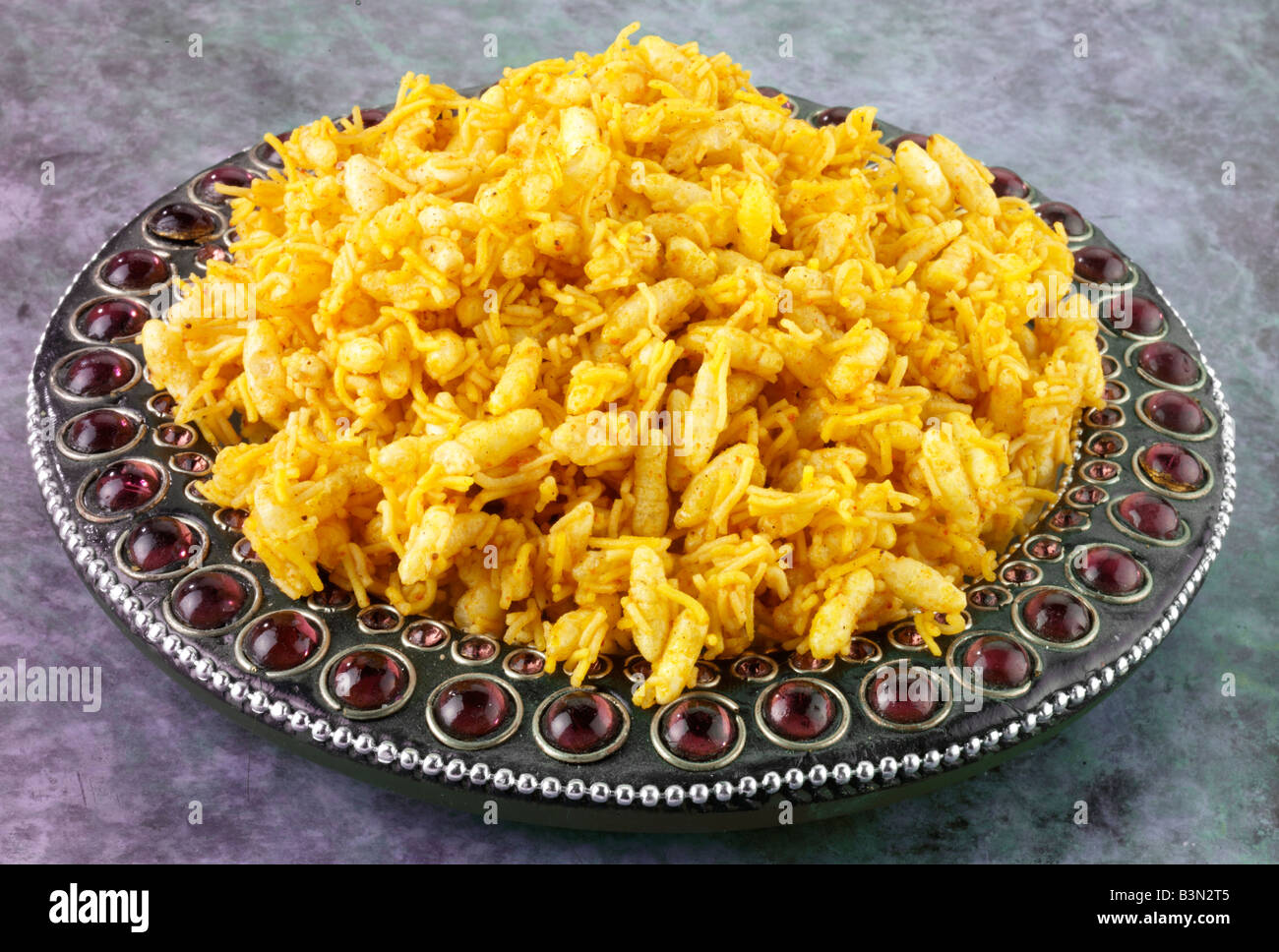 Bhel puri hi-res stock photography and images - Alamy