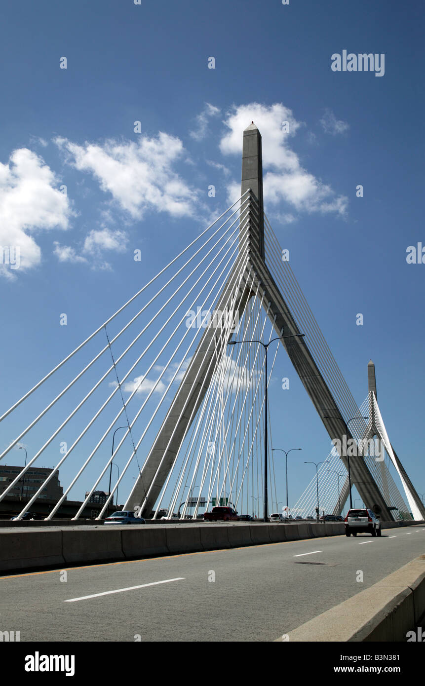 Leonard p zakim bunker memorial bridge High Resolution Stock ...