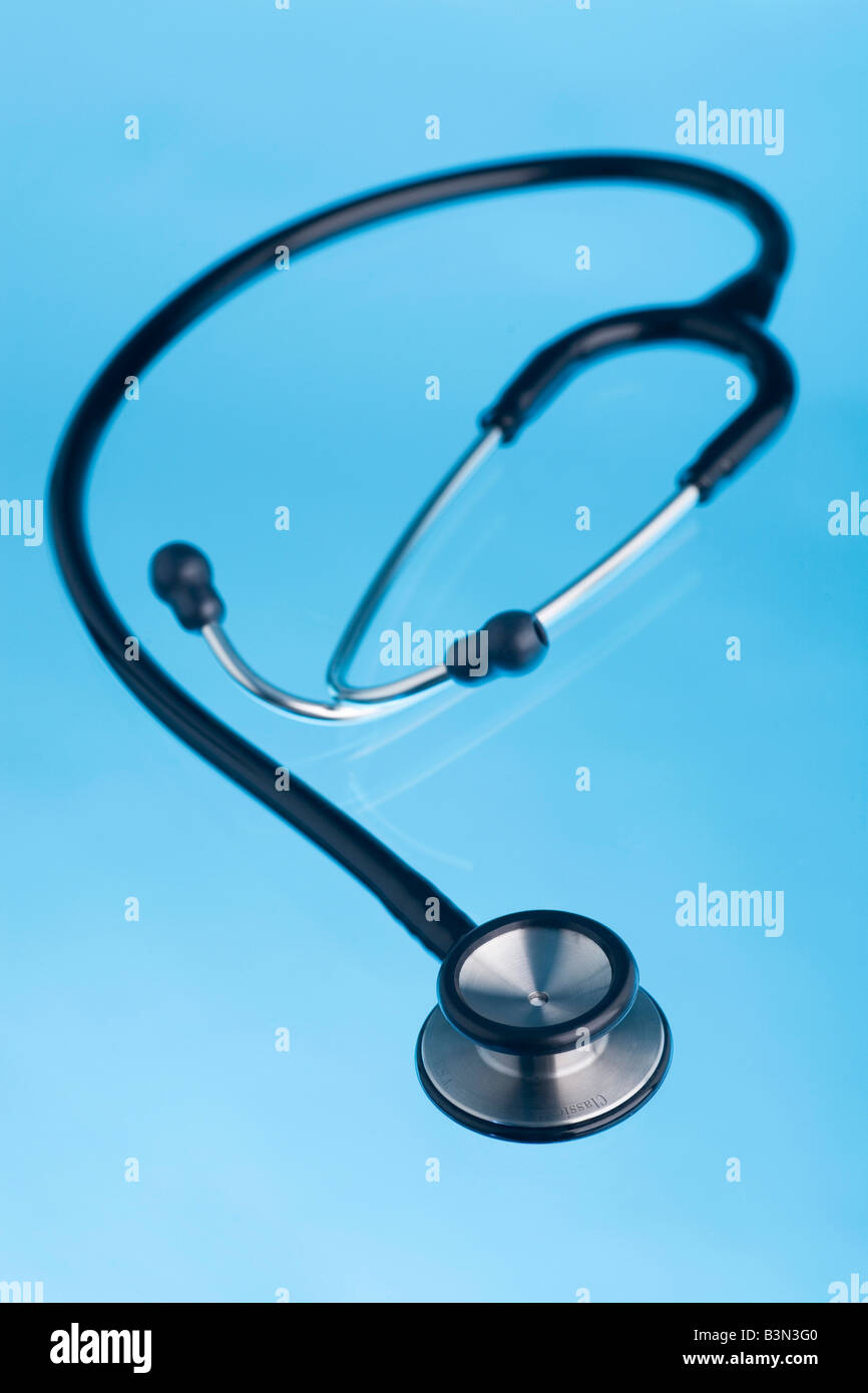 Photos of surgical instruments hi-res stock photography and images - Alamy