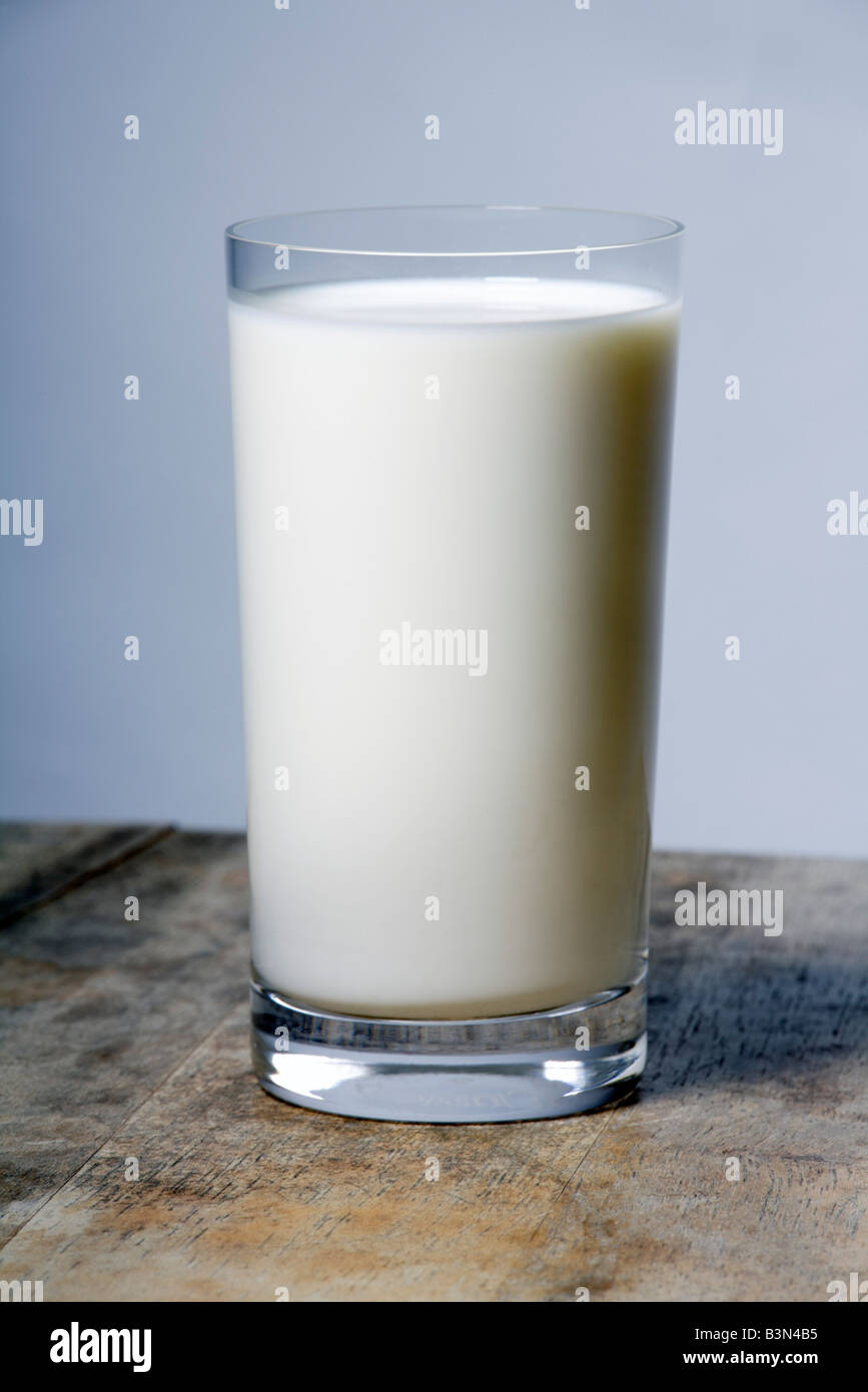 Glass of milk, close up Stock Photo - Alamy