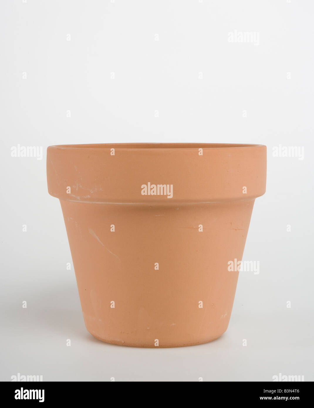 Terra cotta pot on hi-res stock photography and images - Alamy