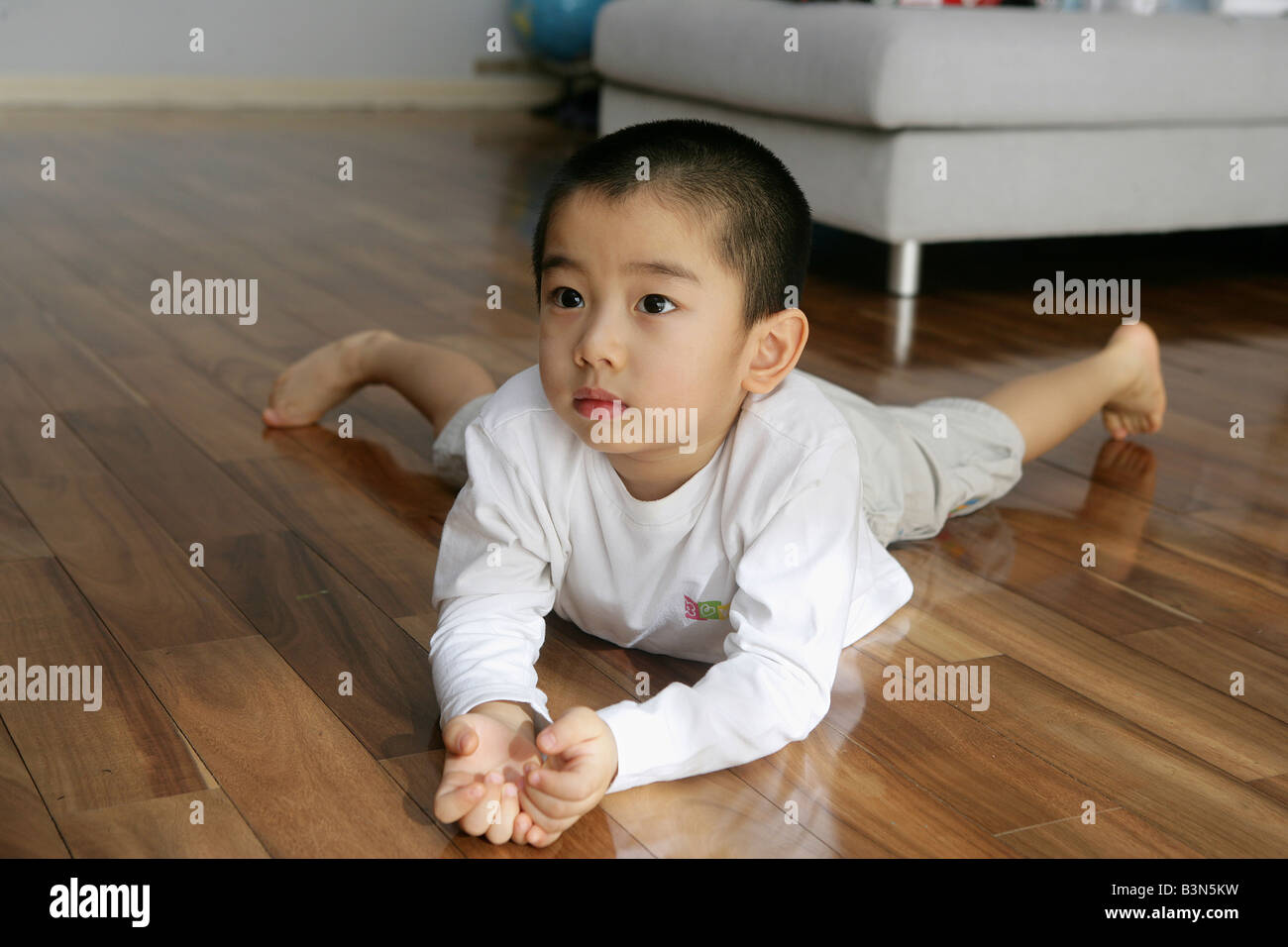Child thinking china hi-res stock photography and images - Alamy