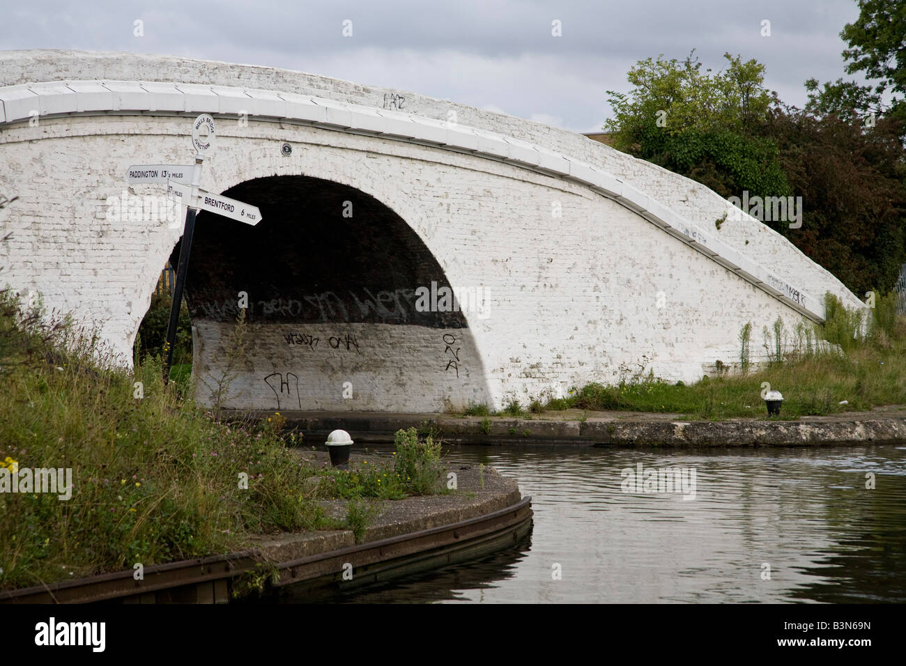 Bulls bridge junction hi-res stock photography and images - Alamy