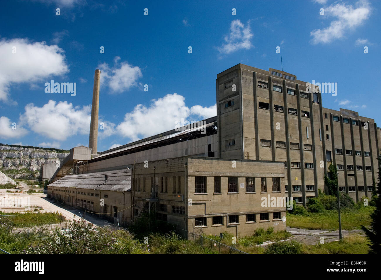 The main building at the now closed Shoreham Cement works Stock Photo ...