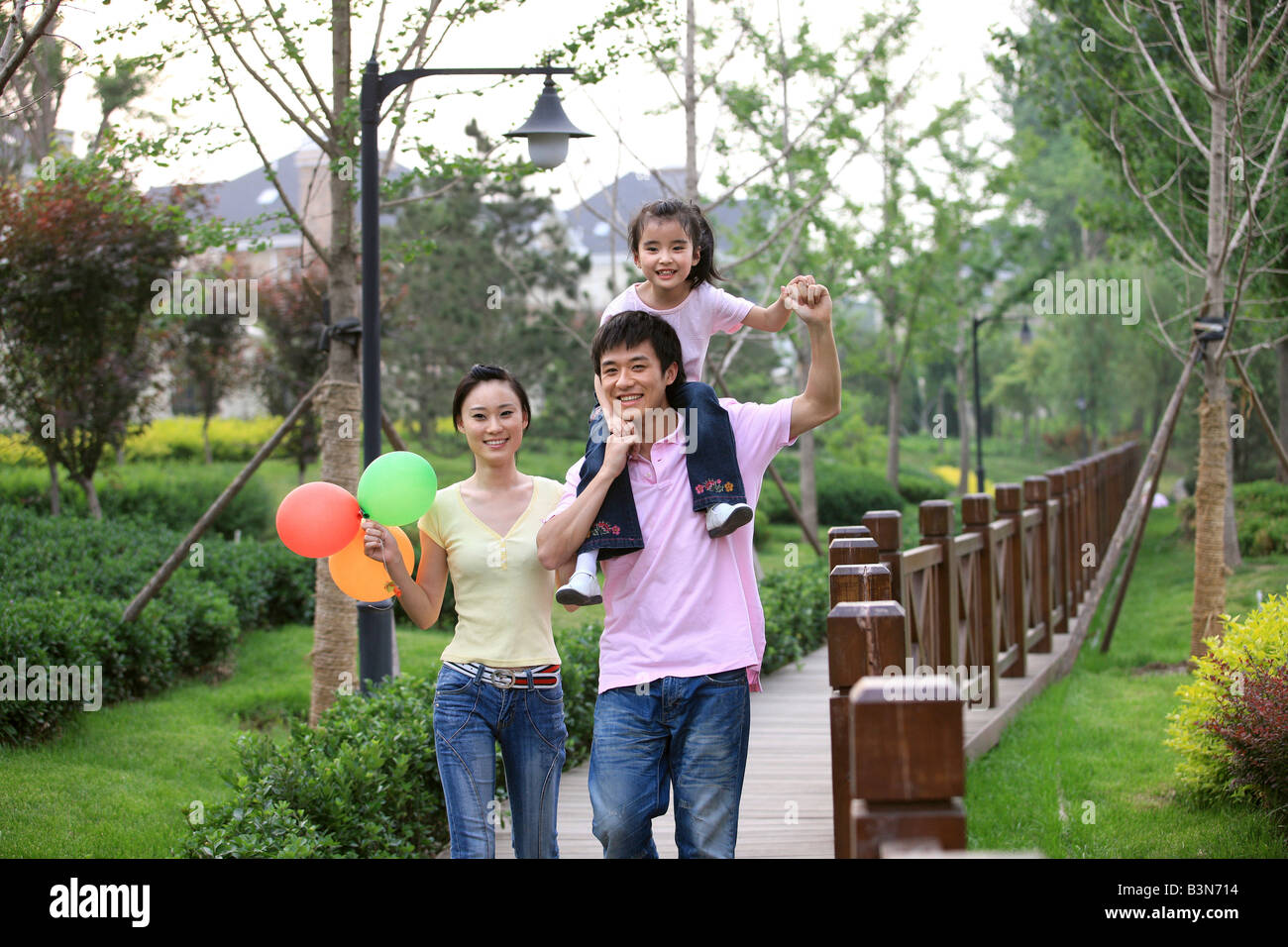 chinese families picnicing outdoors,beijing,china Stock Photo - Alamy