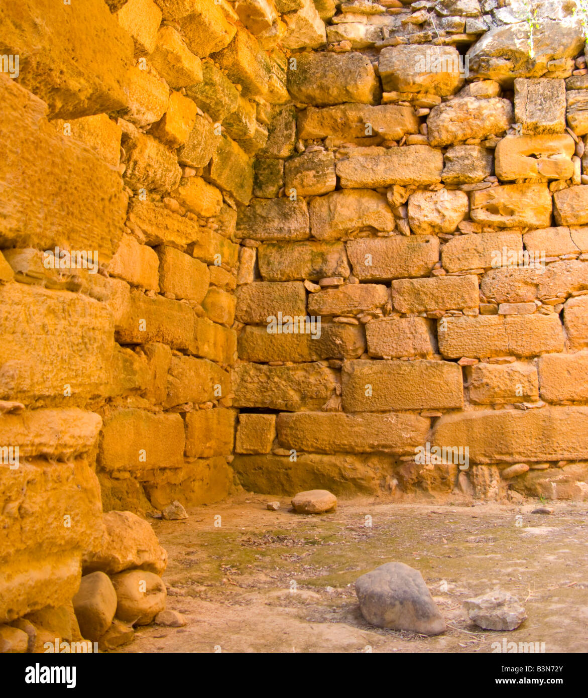Inside the Late Minaon Tomb Crete Greece Stock Photo - Alamy